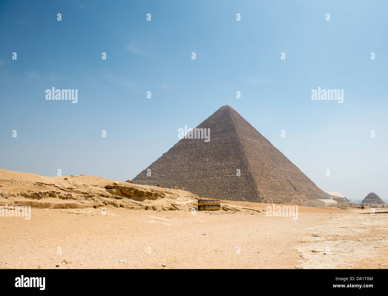 Pyramid of Khufu (Cheops) in Great pyramids complex in Giza Stock Photo ...