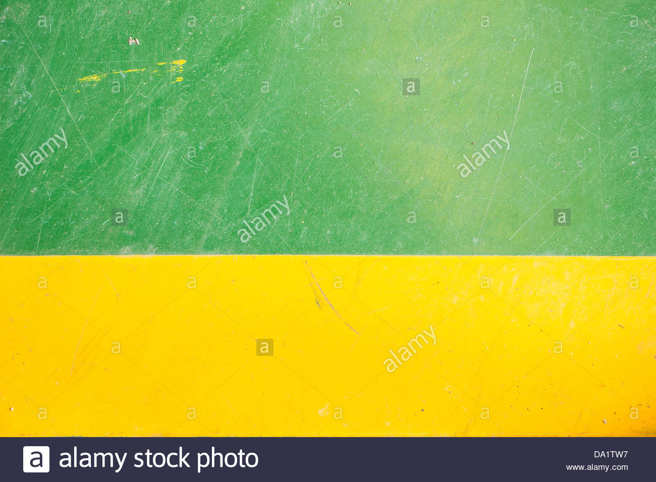 Broken Yellow Line Stock Photos & Broken Yellow Line Stock Images - Alamy