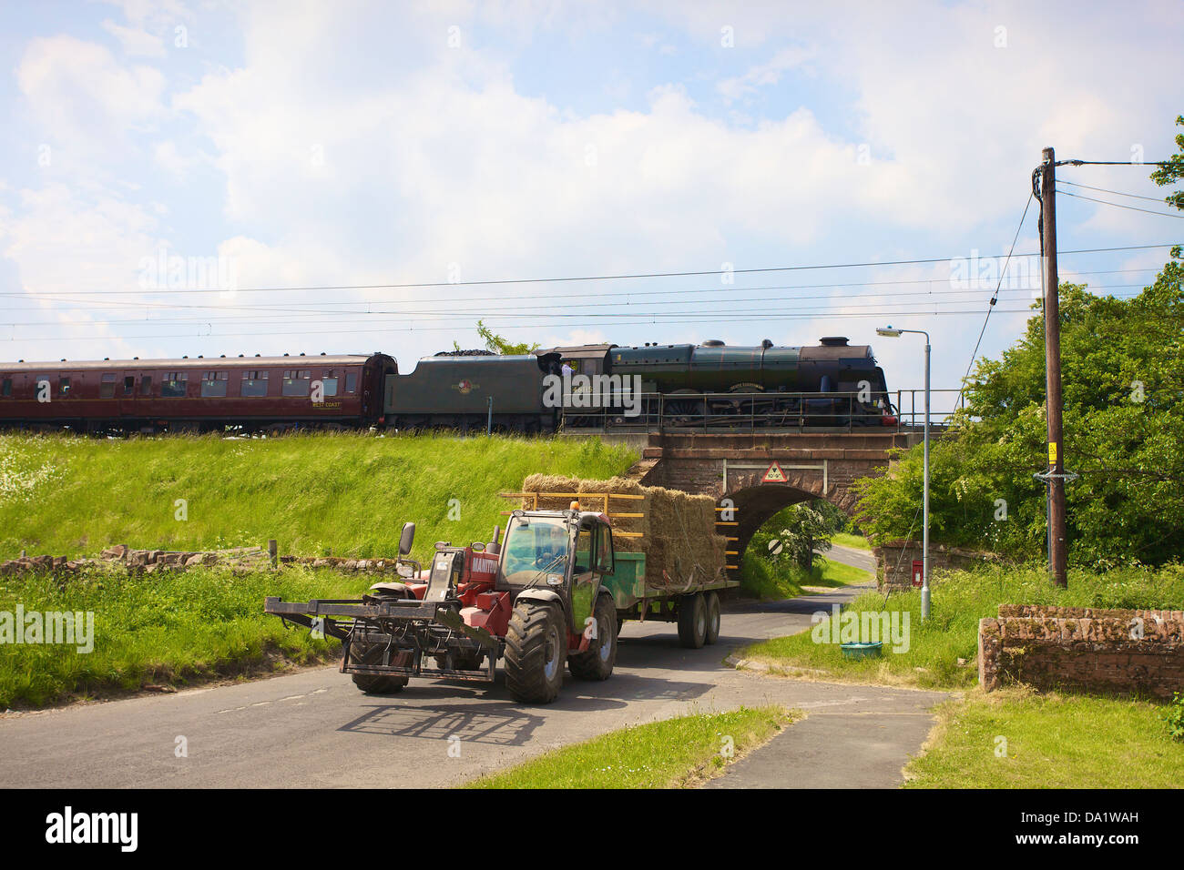 LMS Royal Scot Class 6115 Scots Guardsman steam train at Plumpton on ...