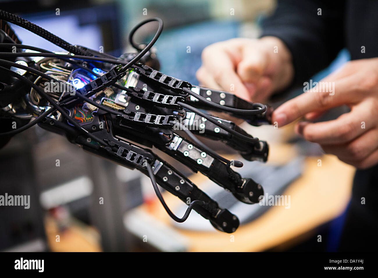Robotics hi-res stock photography and images - Alamy