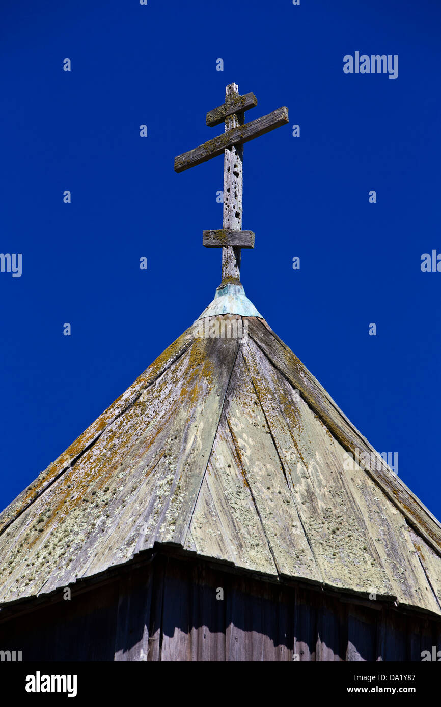 Church steeple cross on top hi-res stock photography and images - Alamy