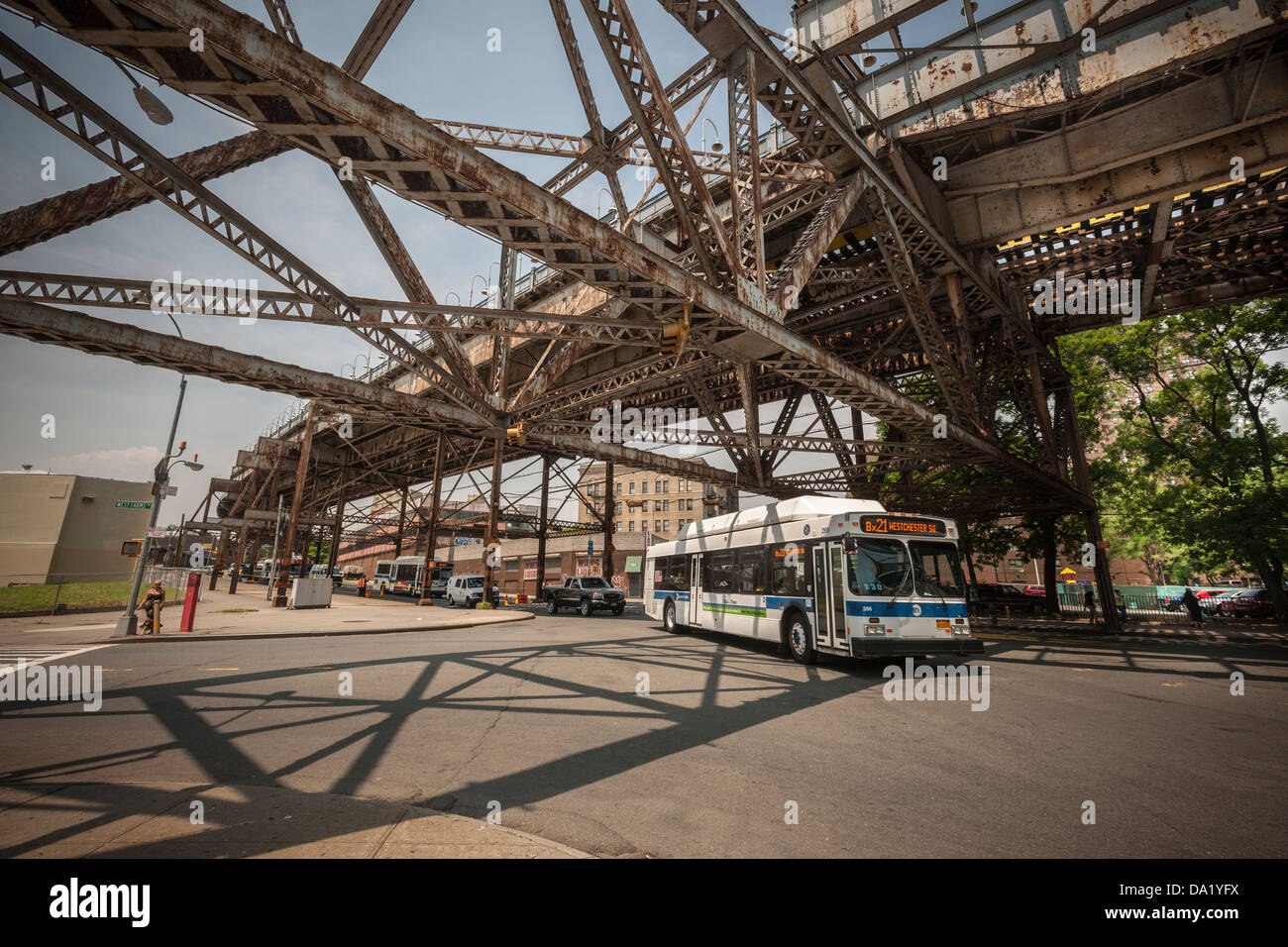 Transit elevated bus hi-res stock photography and images - Alamy