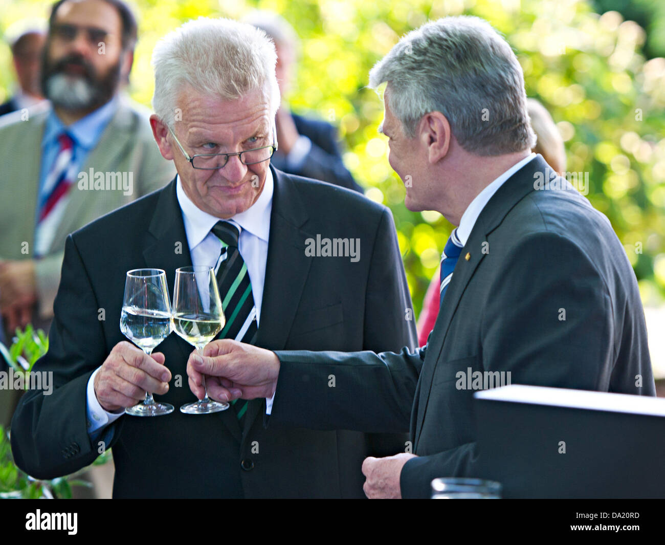 Diplomatic toast hi-res stock photography and images - Alamy