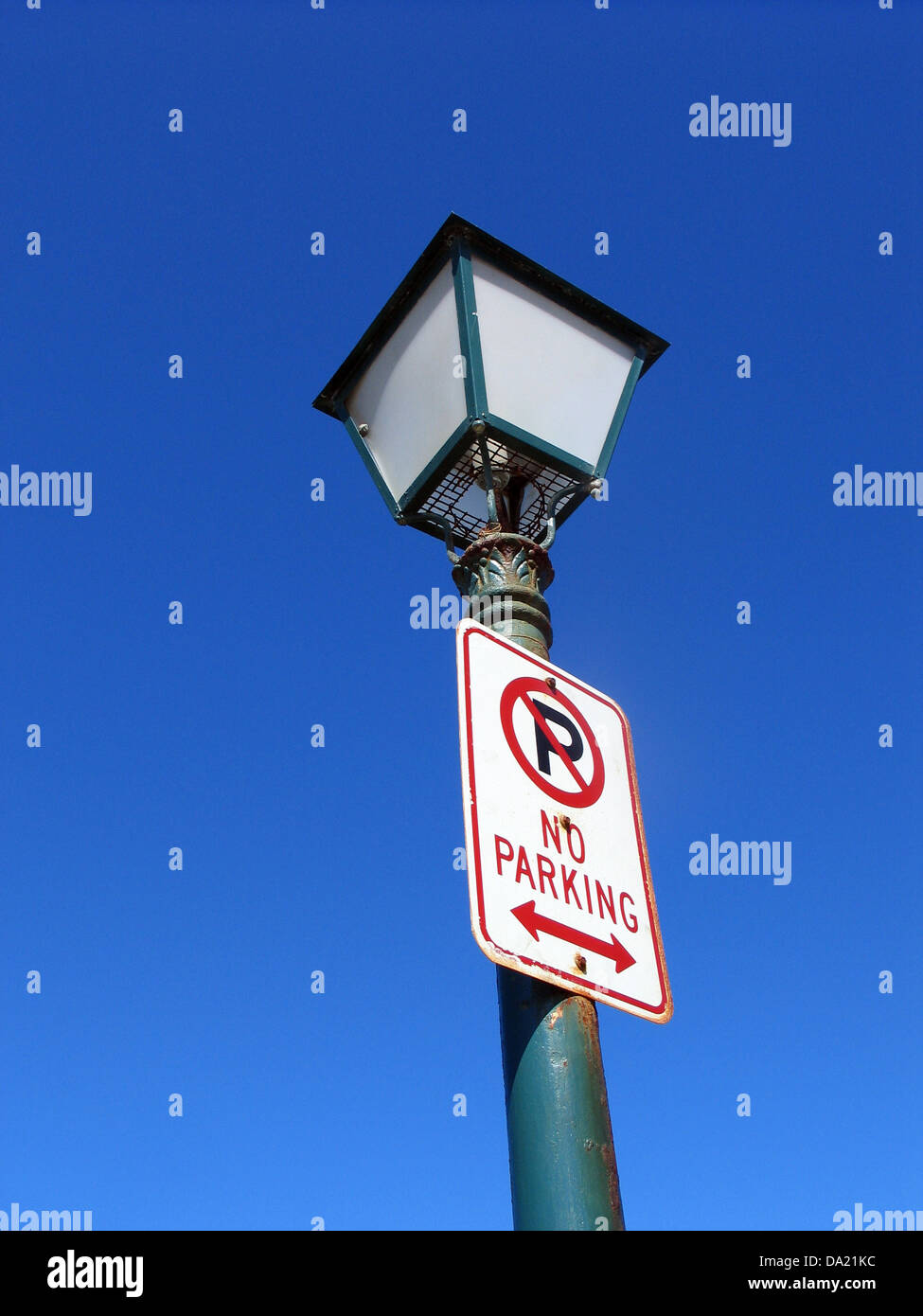 No parking sign latin hi-res stock photography and images - Alamy