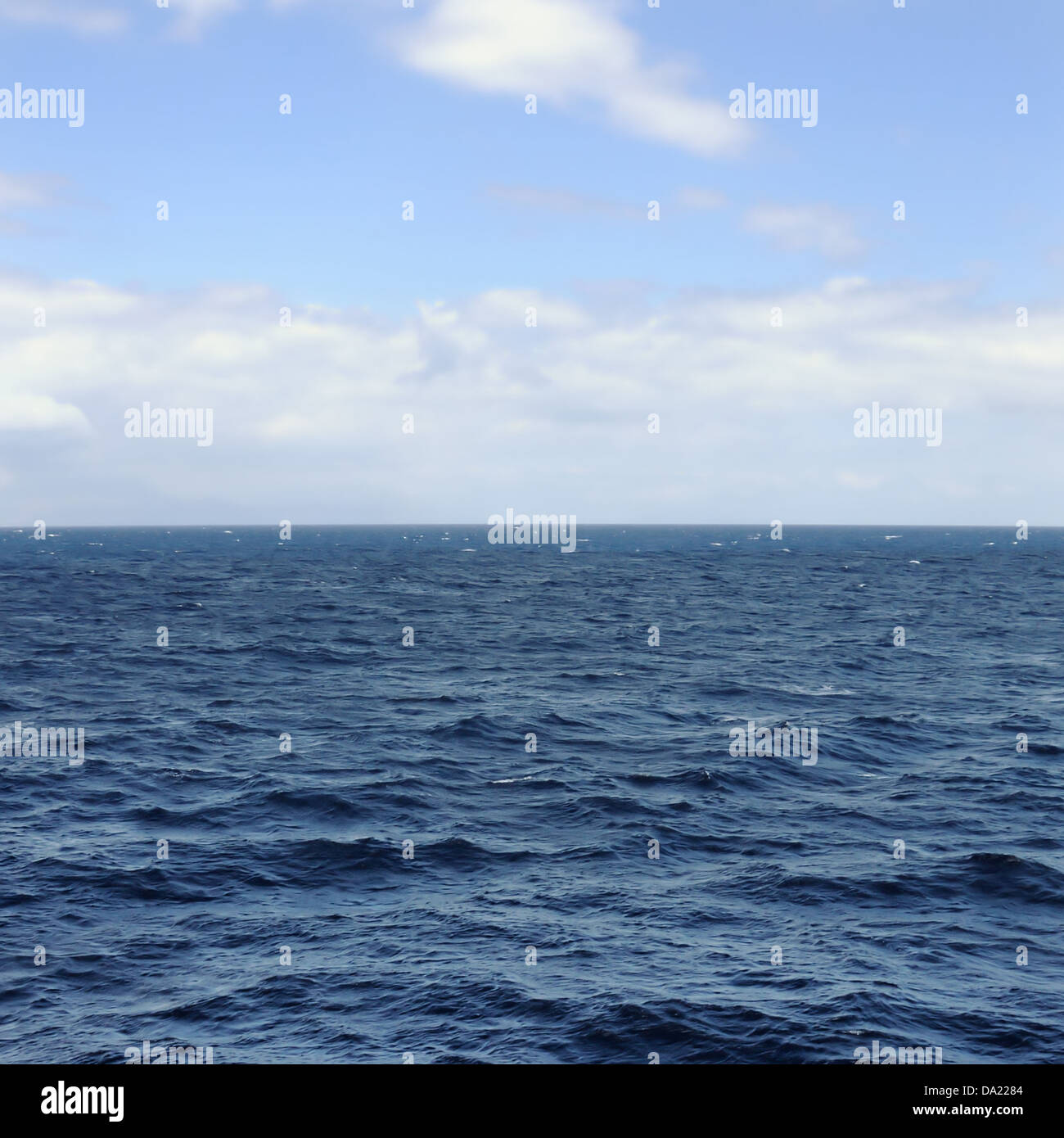 Deep blue ocean cloud hi-res stock photography and images - Alamy