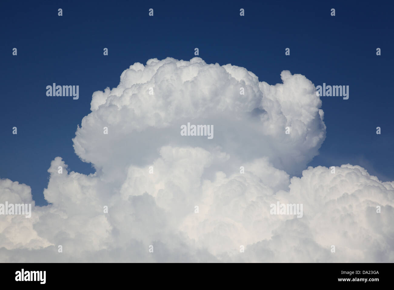 storm cloud formation gathering against a blue sky. Photo by Willy ...