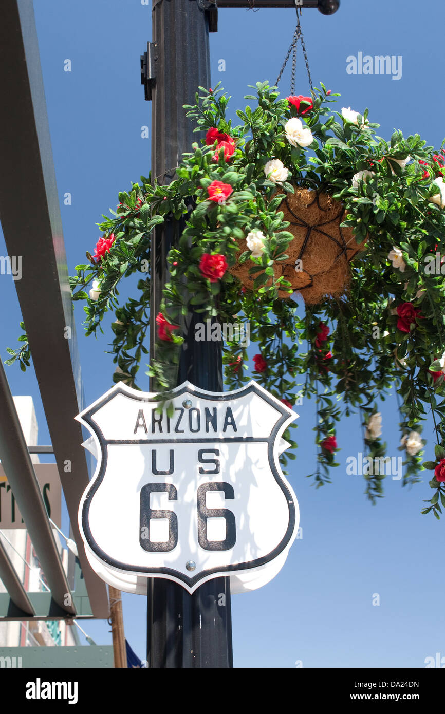 Route 66 sign at williams hi-res stock photography and images - Alamy