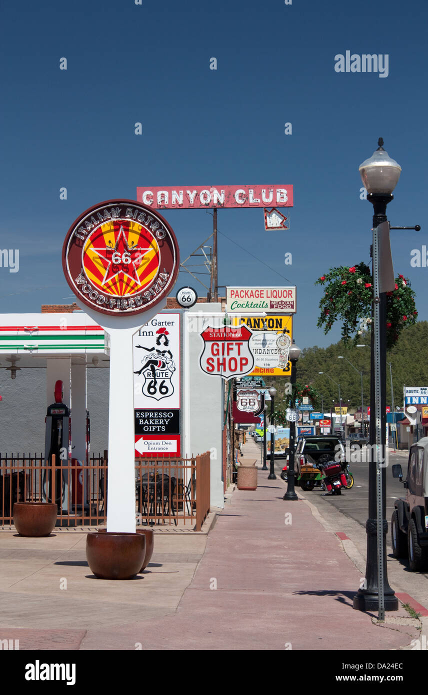 Old route 66 signs hi-res stock photography and images - Alamy