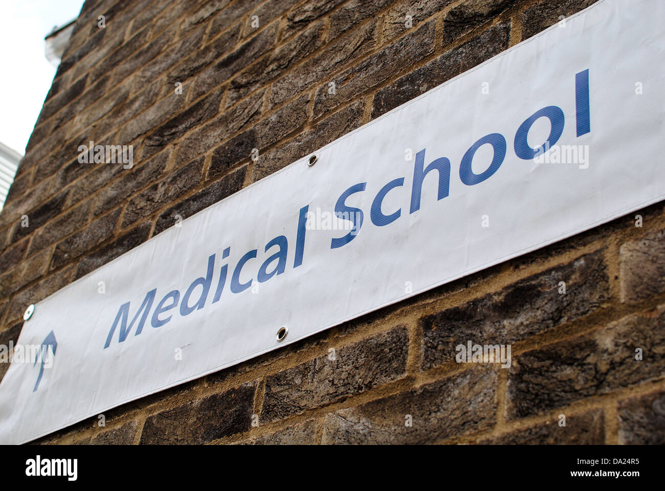 Medical school sign at Nottingham University Stock Photo - Alamy