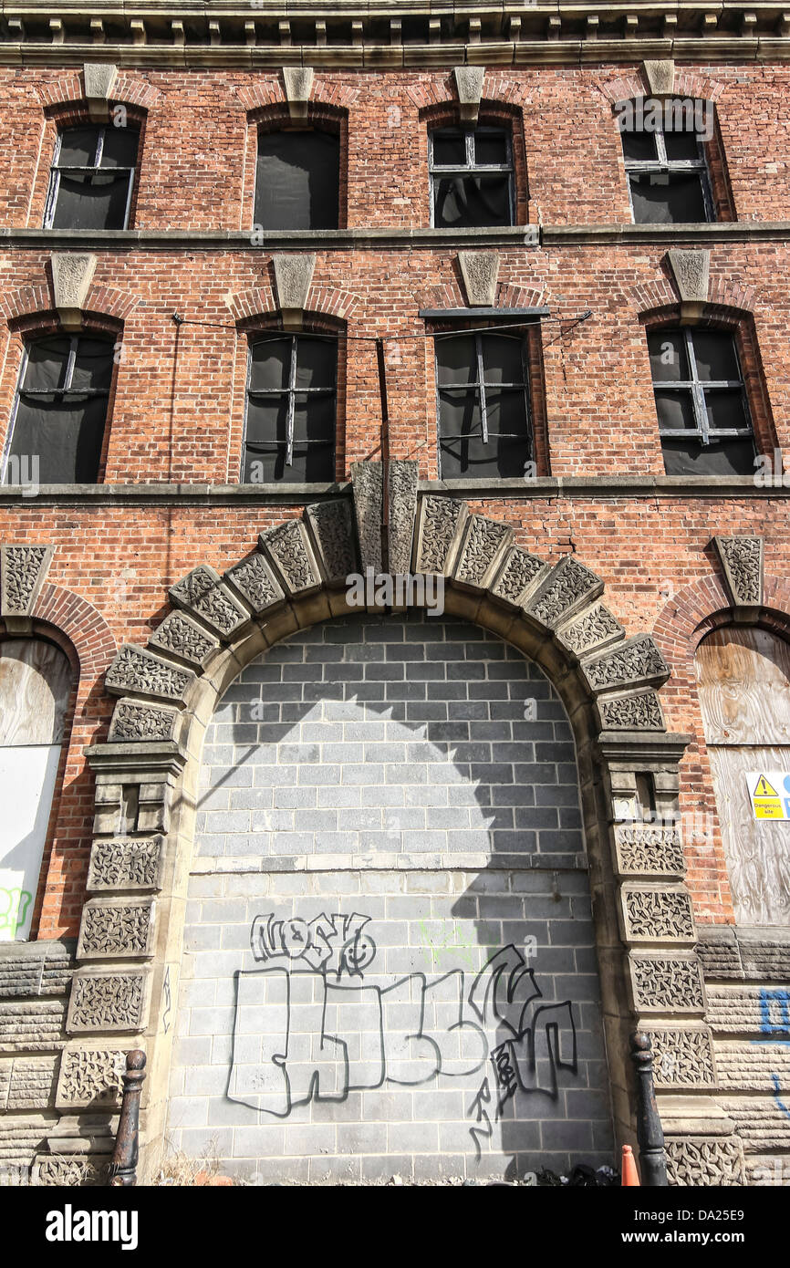 Breeze blocked hi-res stock photography and images - Alamy