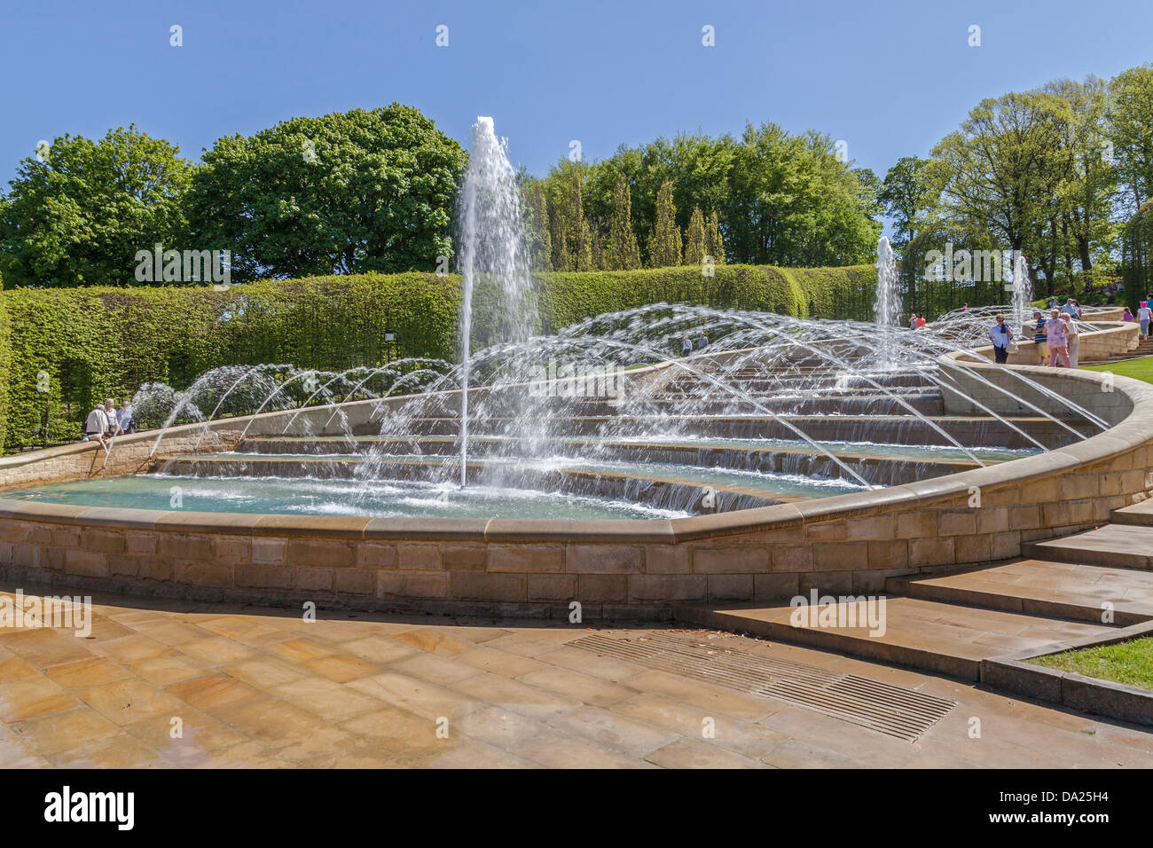 Fountains at Alnwick Gardens Stock Photo - Alamy