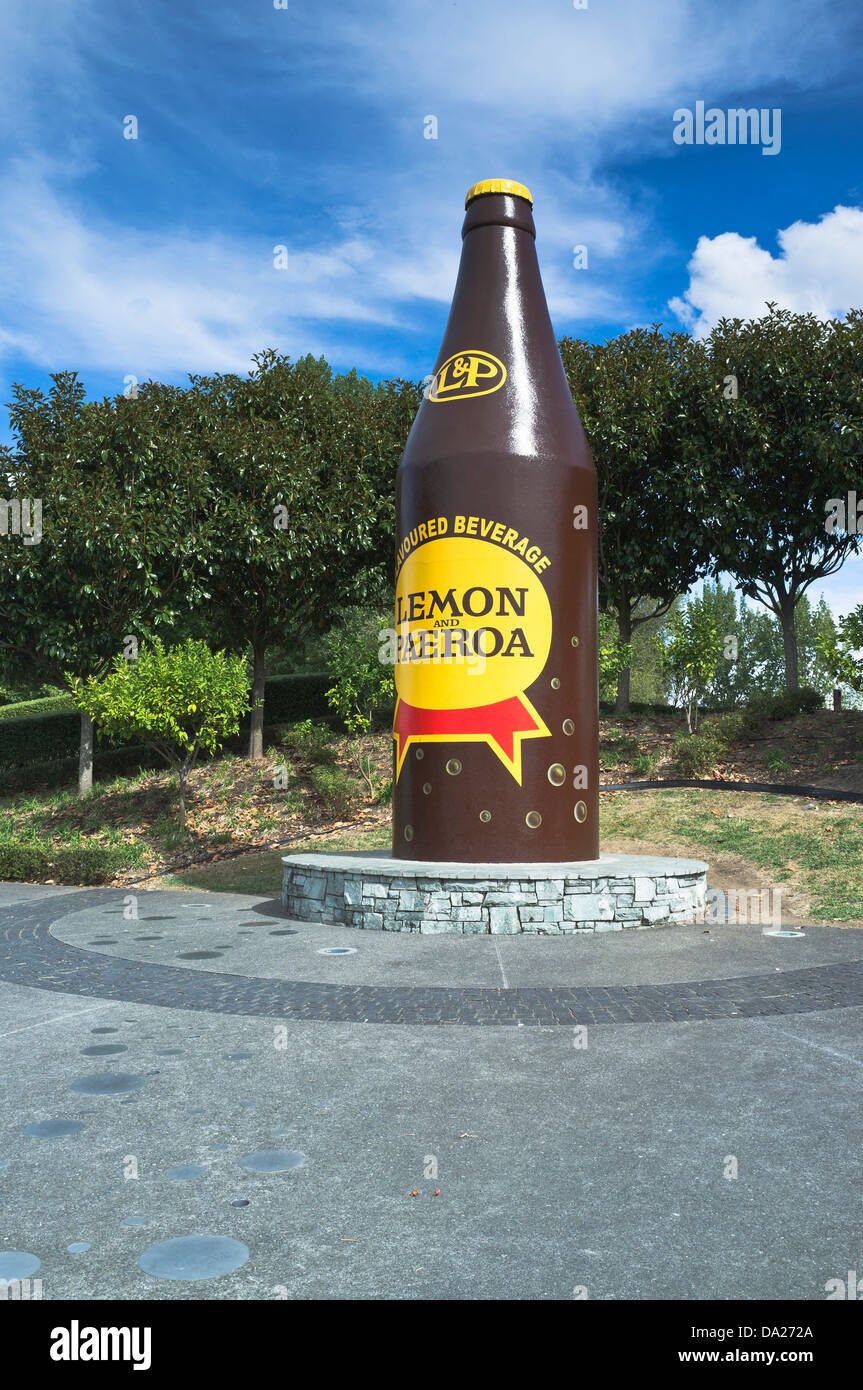 dh PAEROA NEW ZEALAND Gaint Lemon and Paeroa drink world famous in New ...