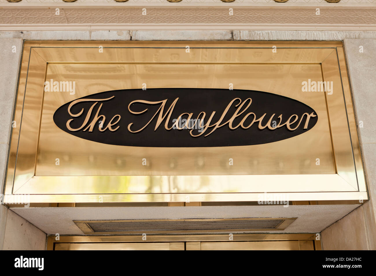 Do not disturb sign hotel hi-res stock photography and images - Alamy