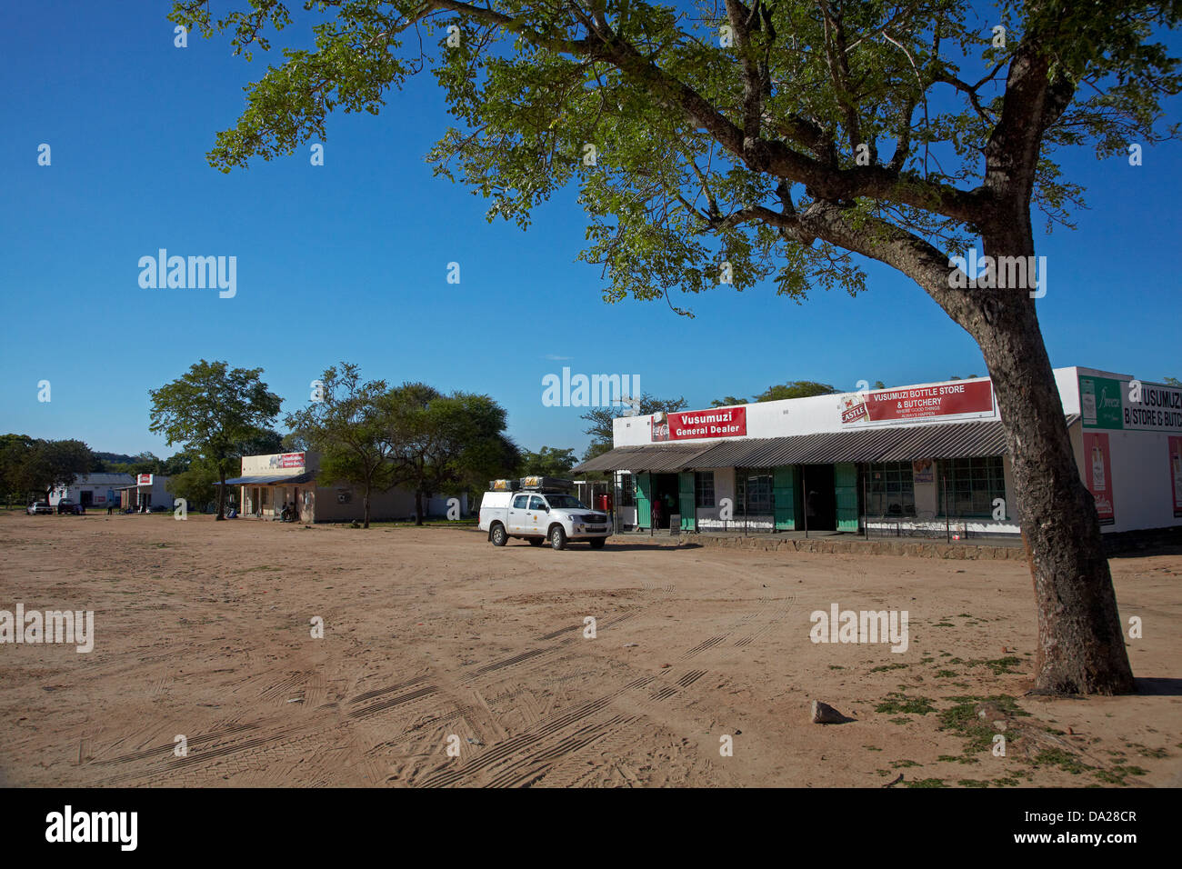 4x4 camper at village near Mbalabala, Matabeleland South, Zimbabwe ...