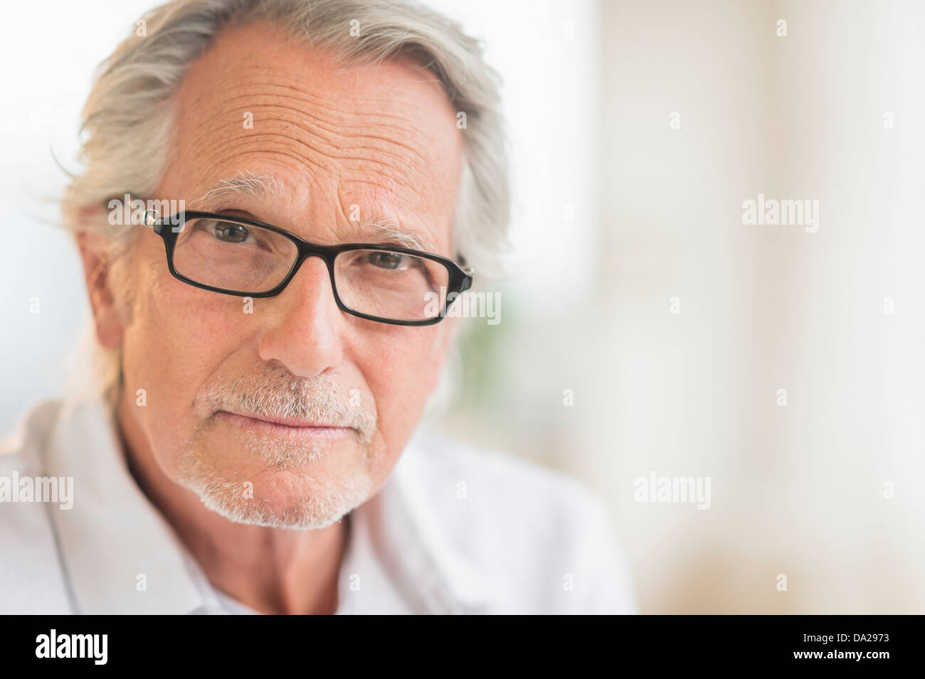 Portrait of senior man Stock Photo - Alamy