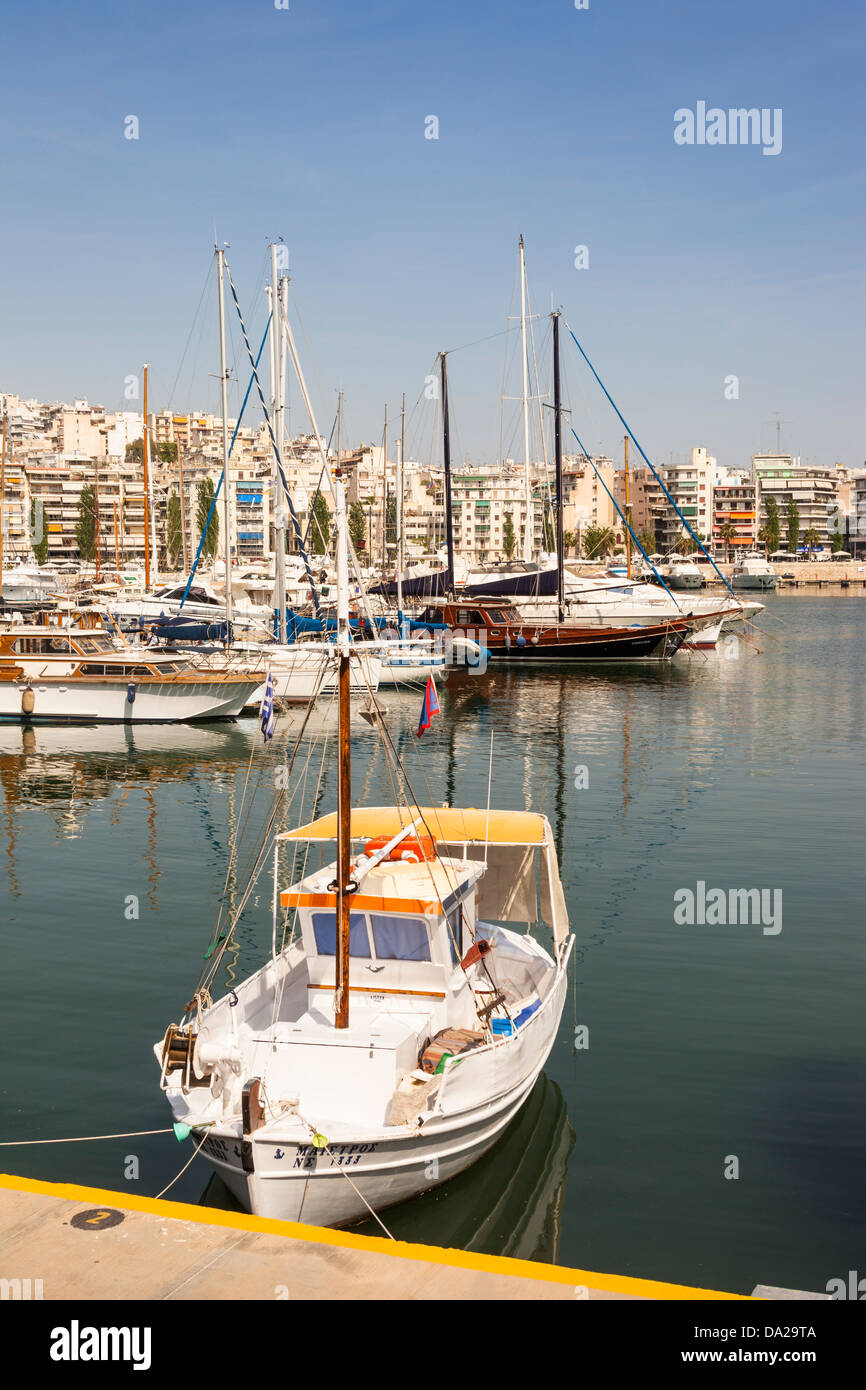 Yachts and marina in athens hi-res stock photography and images - Alamy