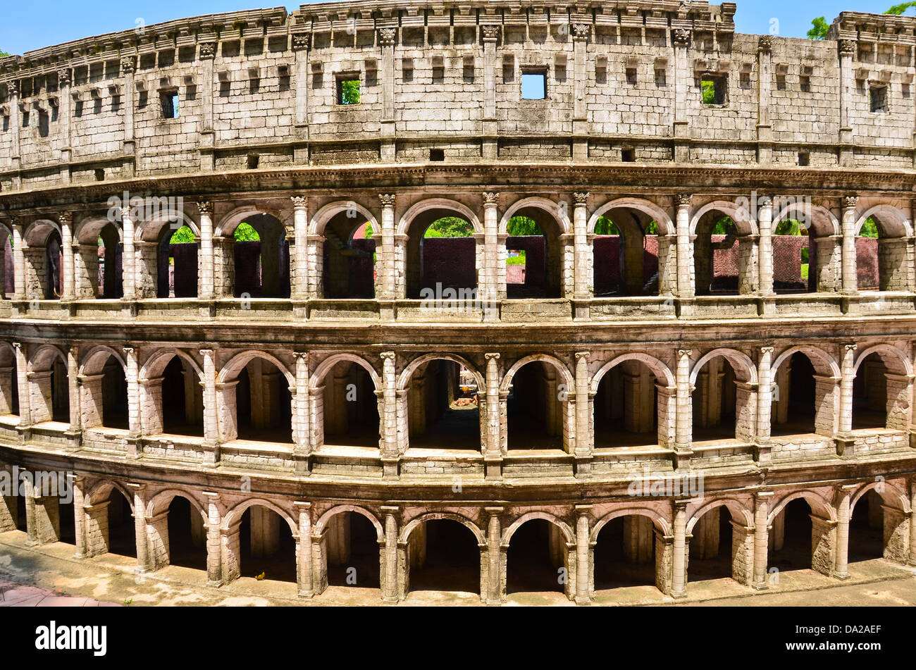Arch arena hi-res stock photography and images - Alamy