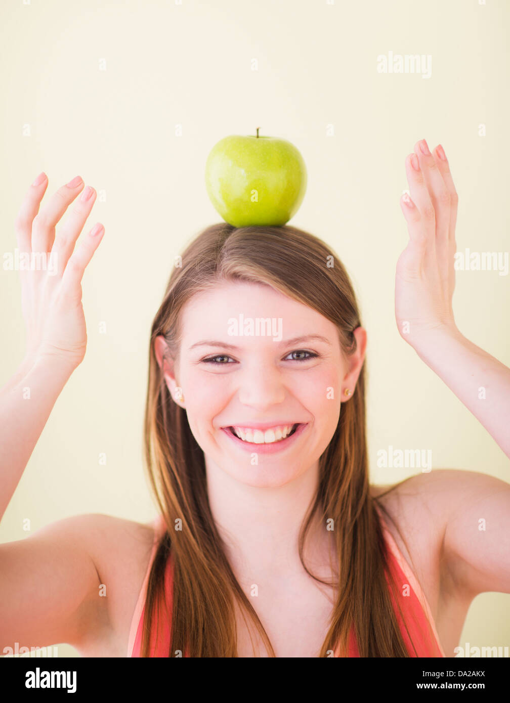 Woman apple on head hi-res stock photography and images - Alamy