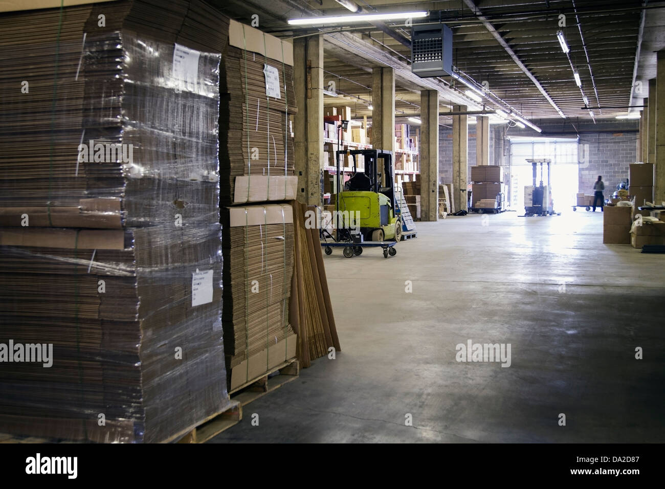Forklift warehouse in logistics hi-res stock photography and images - Alamy