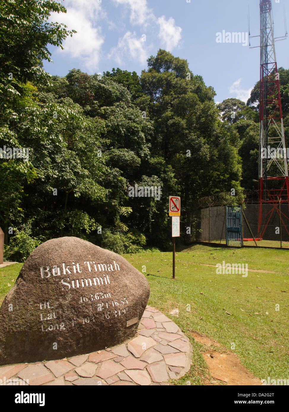 Bukit Timah Nature Reserve summit, Singapore Stock Photo - Alamy