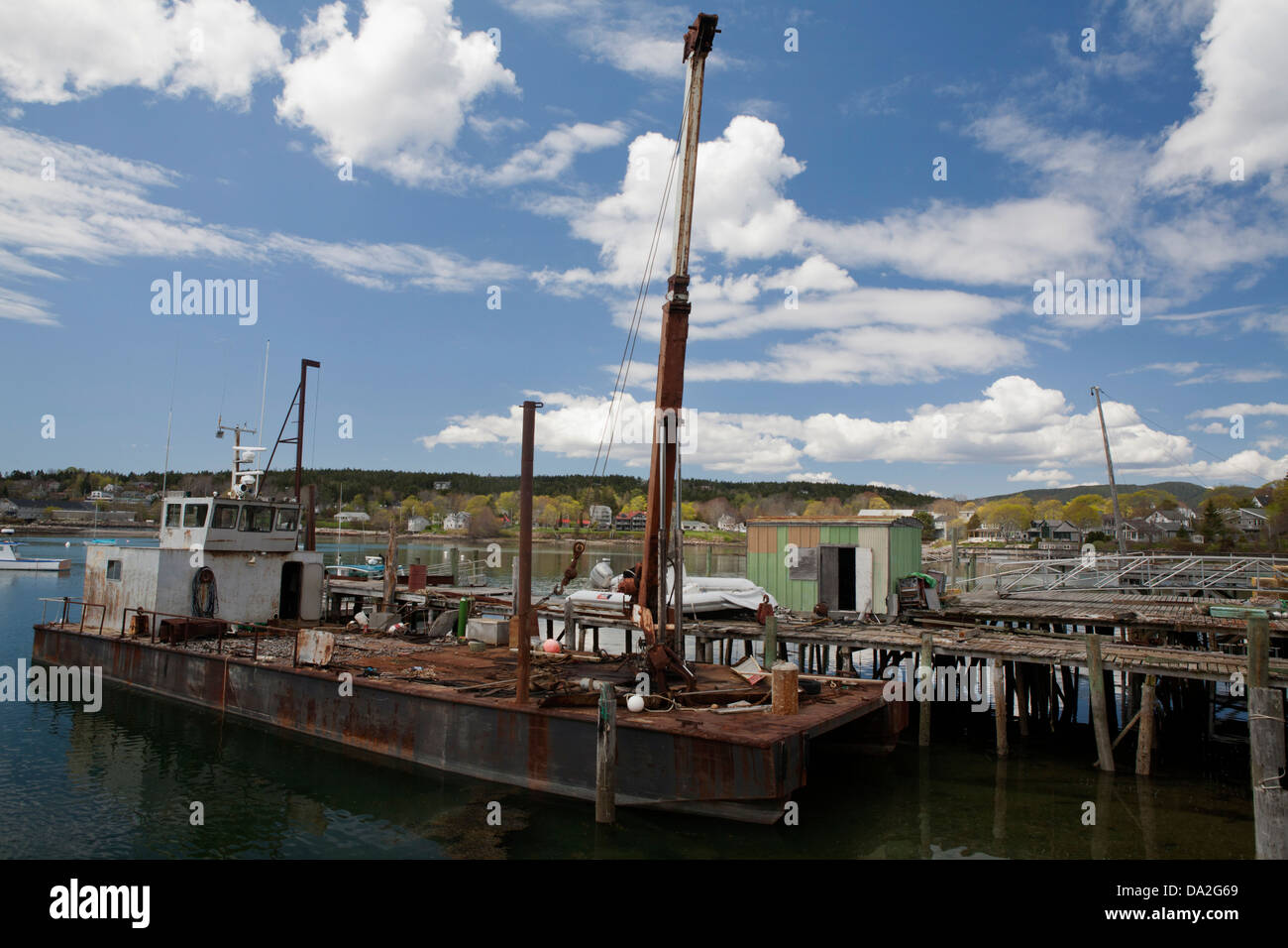 Salvage ship hi-res stock photography and images - Alamy