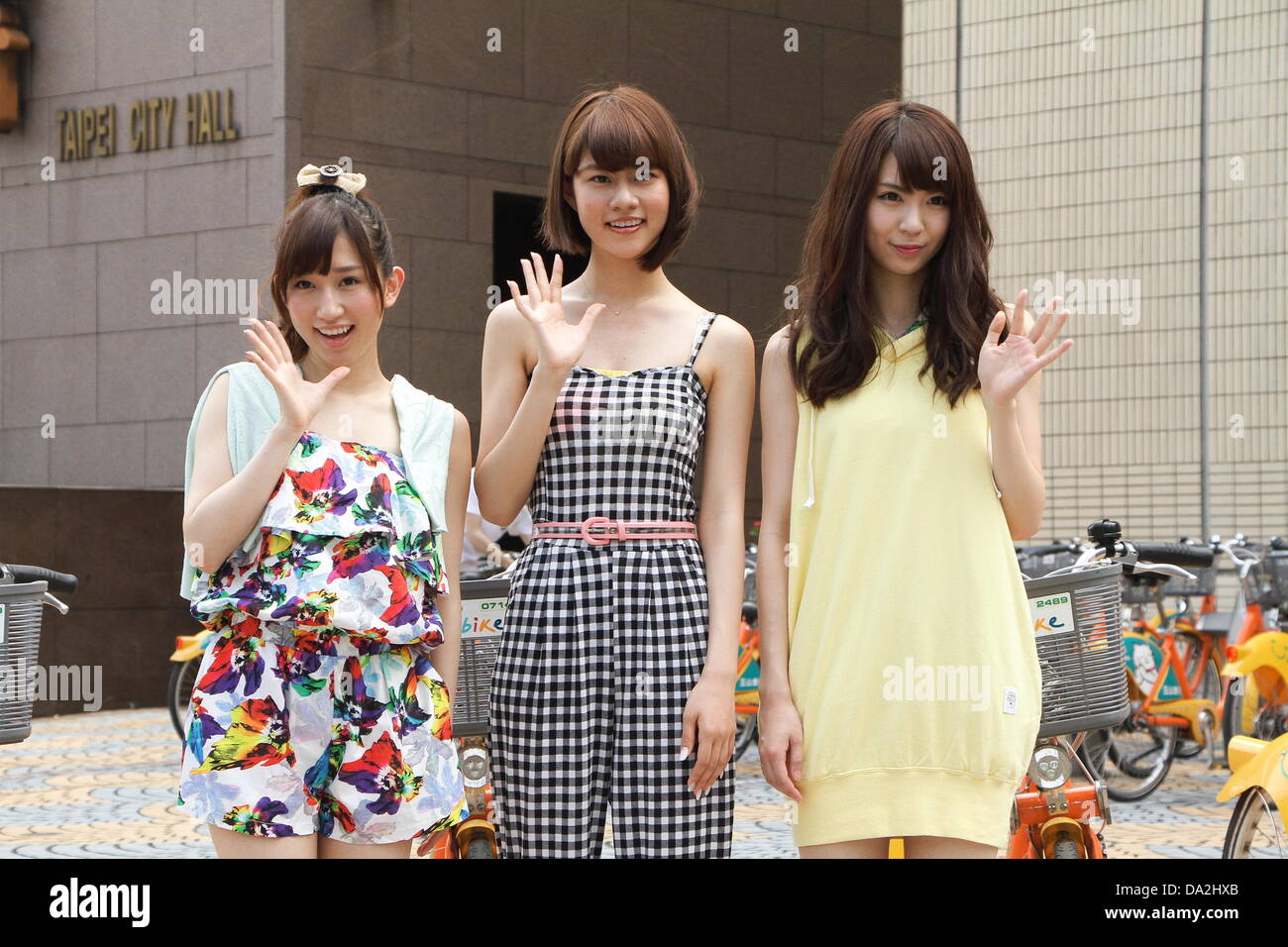 AKB48 member Kikuchi Ayaka, Katayama Haruka and Abe Maria attended ...