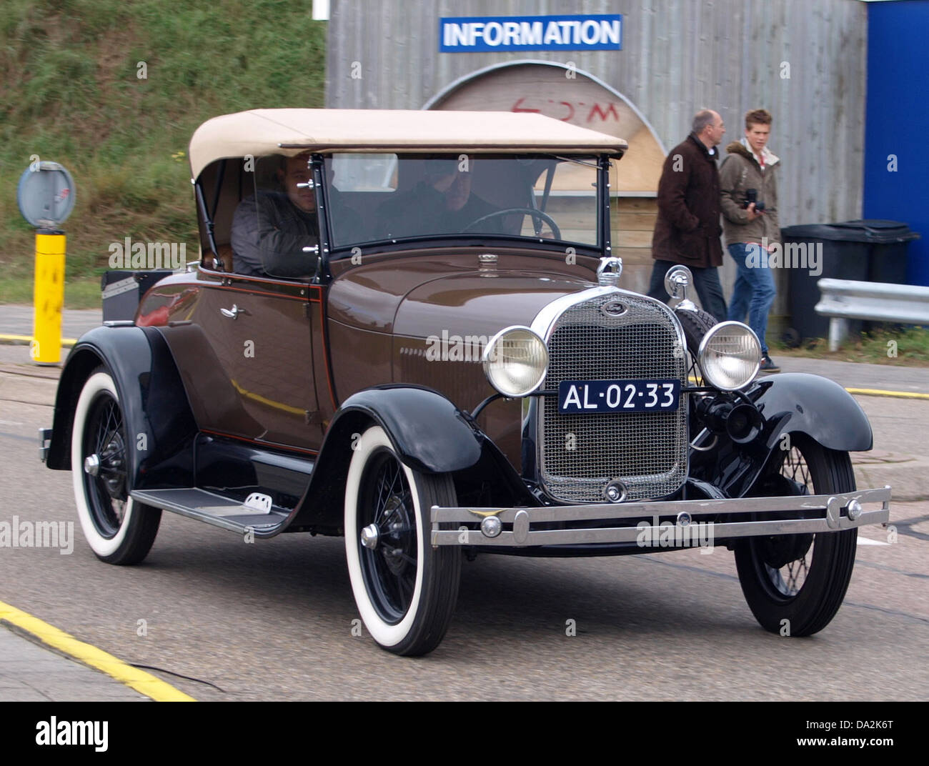 Mass production 1920s hi-res stock photography and images - Alamy