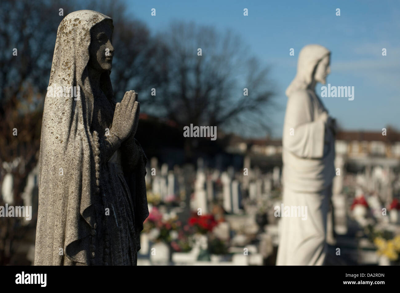 Memento mori cemetery hi-res stock photography and images - Alamy