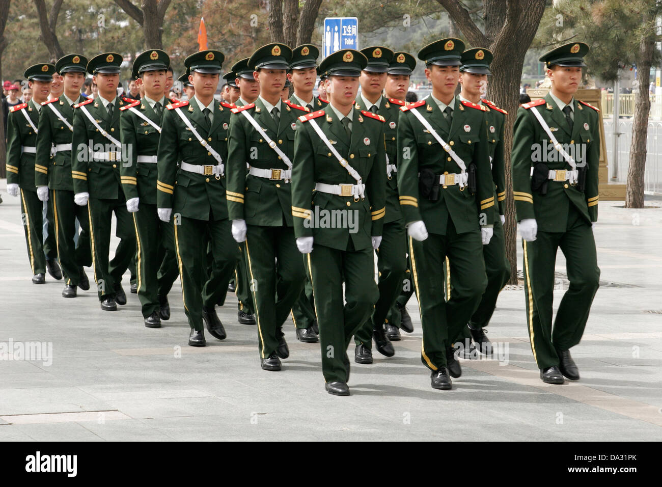 Chinese army uniform hi-res stock photography and images - Alamy
