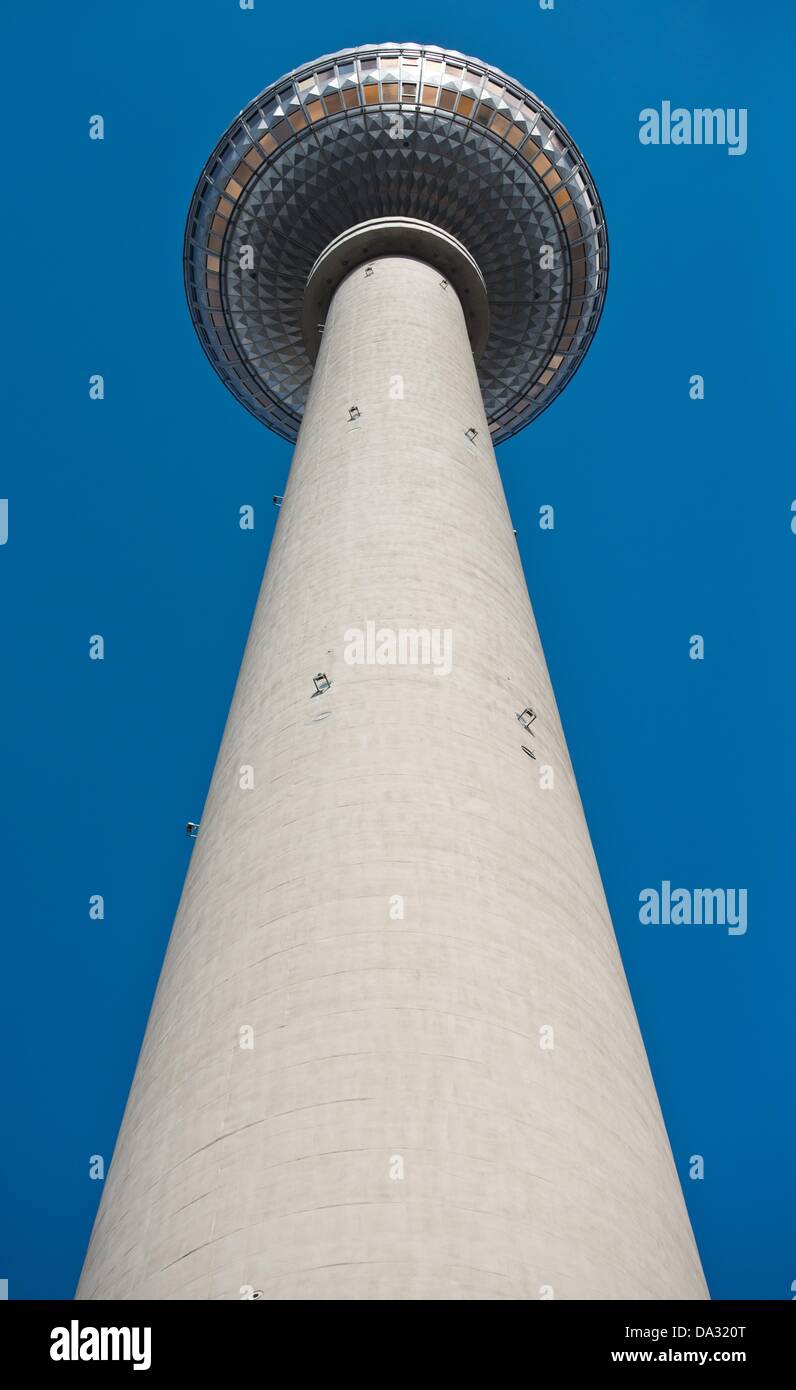 30 meter tall hi-res stock photography and images - Alamy