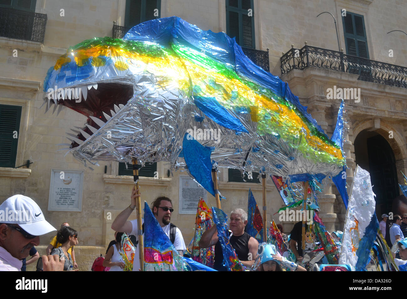 Fish parade float hi-res stock photography and images - Alamy