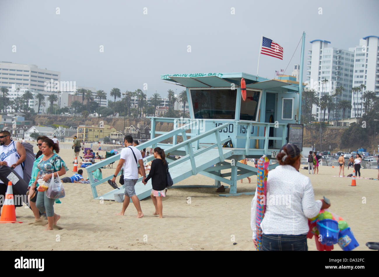 Lifeguard station santa monica beach hi-res stock photography and ...