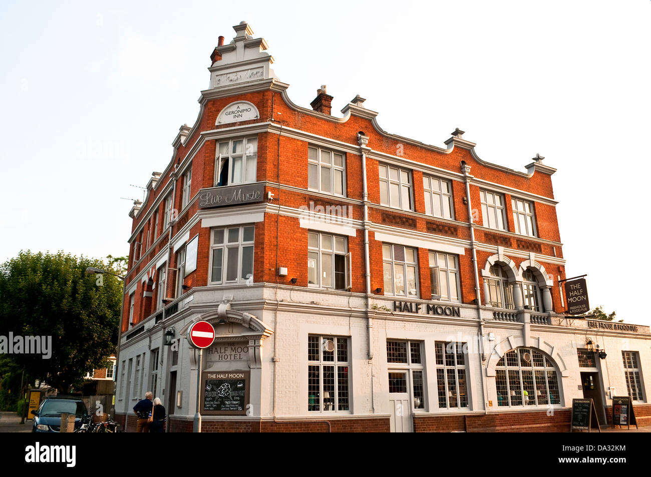Half Moon pub, Lower Richmond Road, London, SW15, UK Stock Photo - Alamy