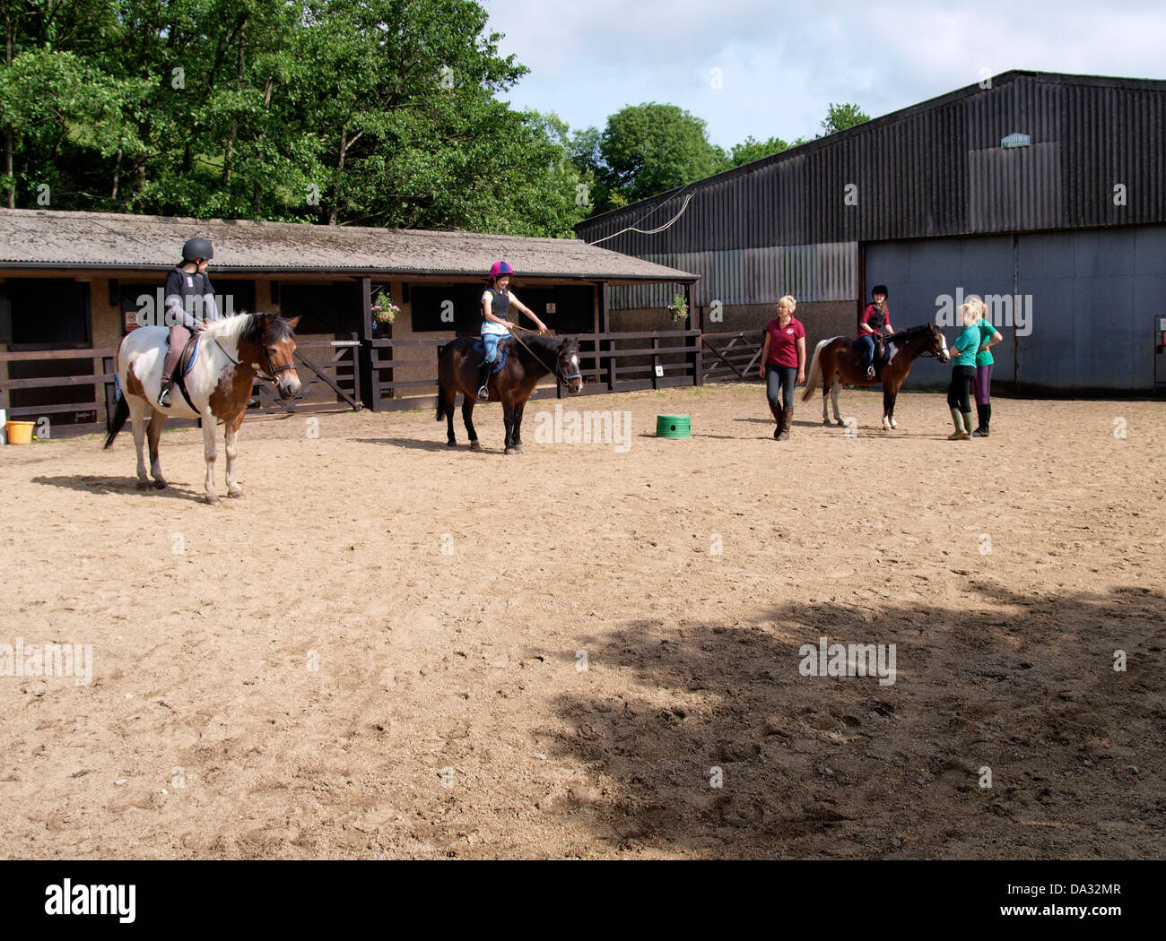 Stable girls hi-res stock photography and images - Alamy