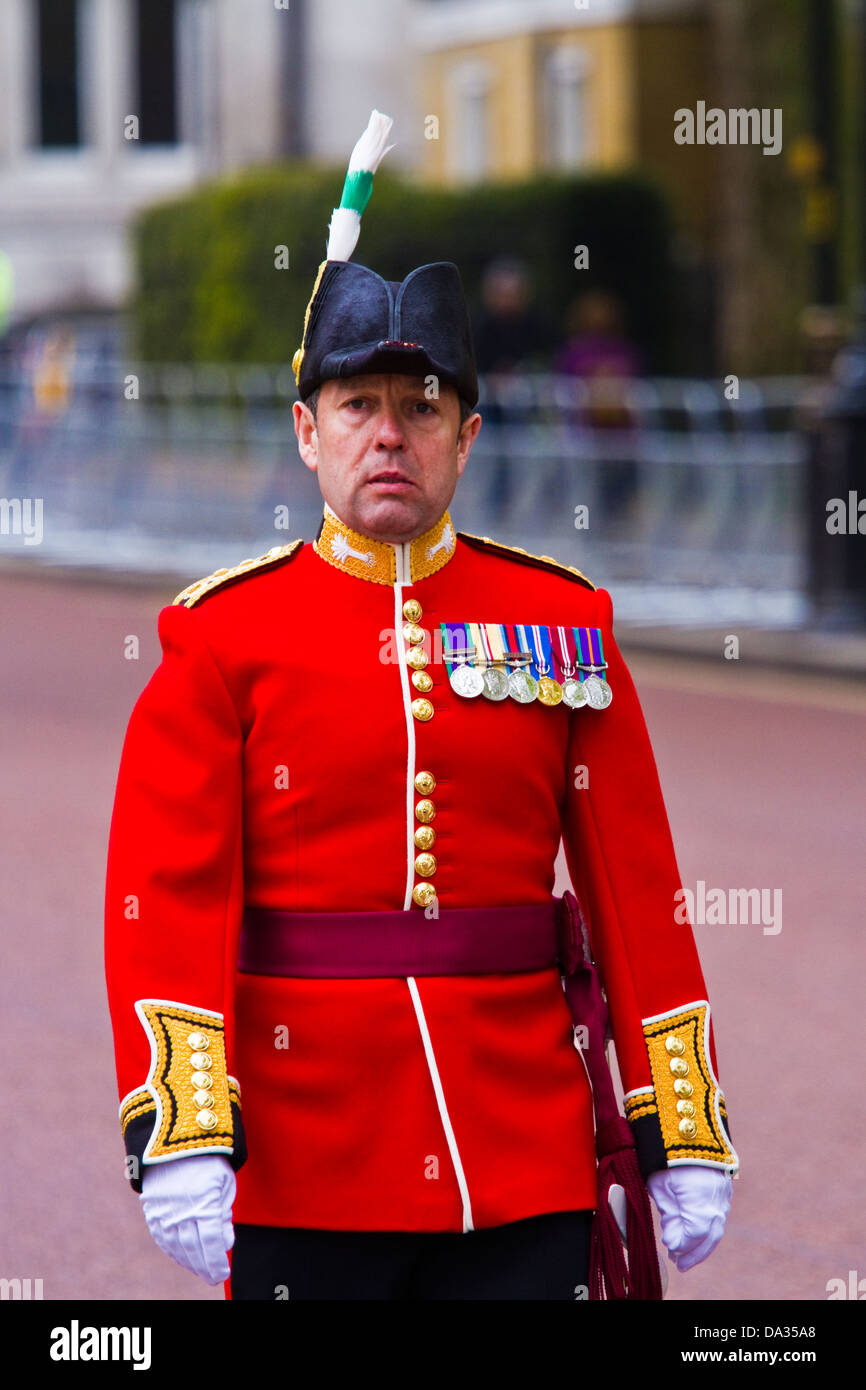 Trooping the colour welsh guards hi-res stock photography and images ...