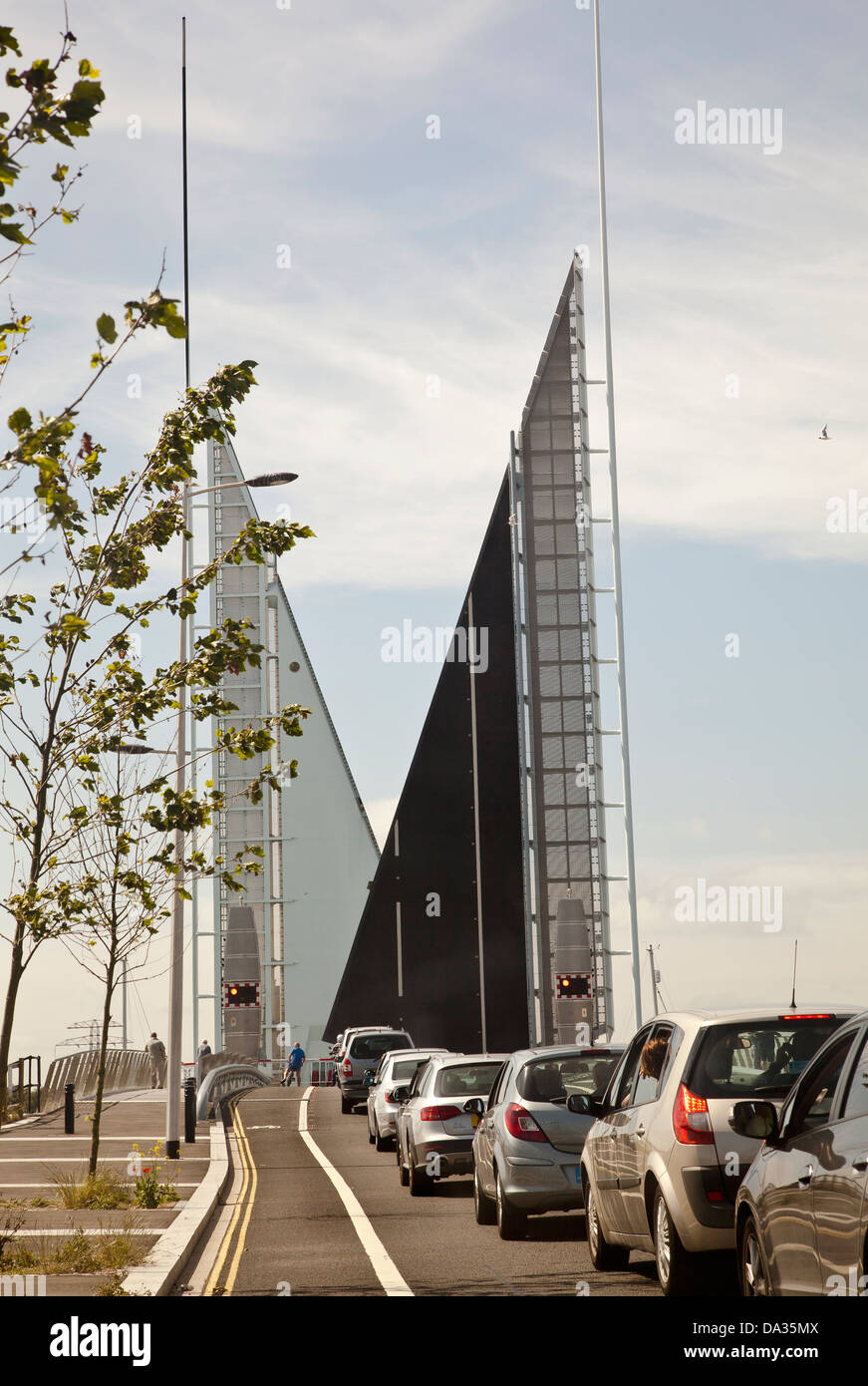 Linking cross hi-res stock photography and images - Alamy