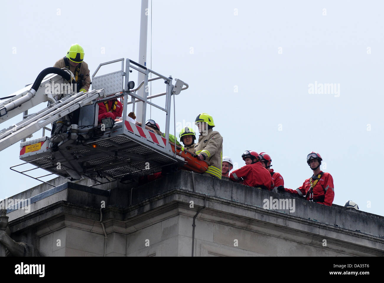 Fire rescue service hydraulic platform High Resolution Stock ...