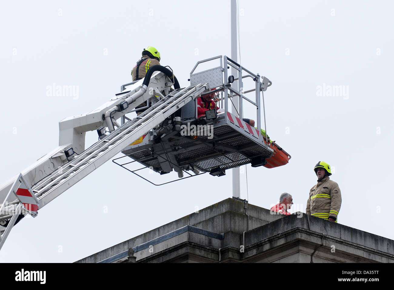 Fire rescue service hydraulic platform High Resolution Stock ...
