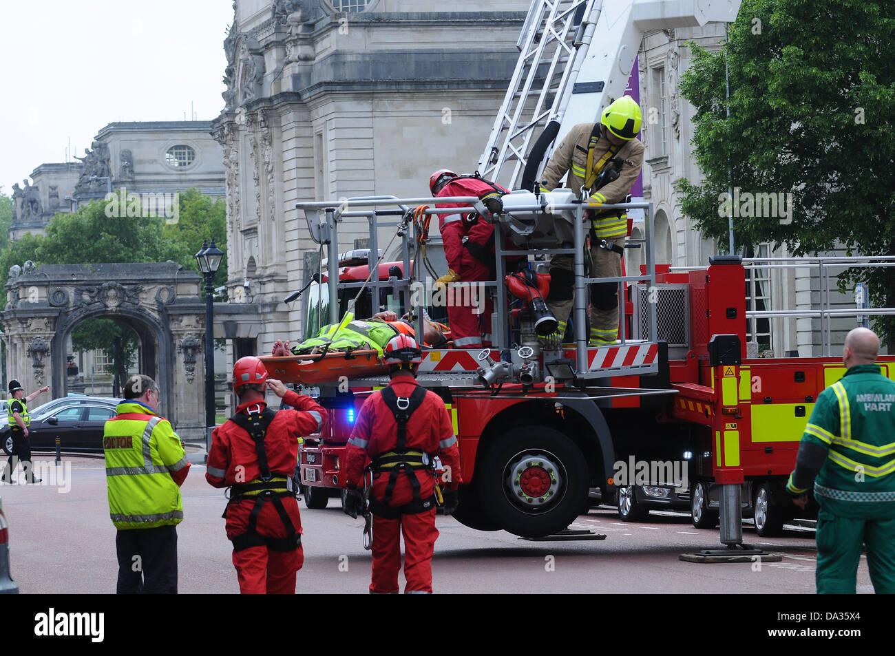 Fire sevice rescue using fire engine / hydraulic platform and turntable ...