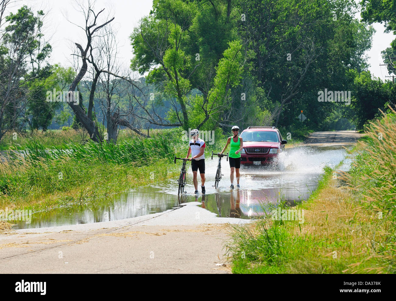 Car splash woman hi-res stock photography and images - Alamy