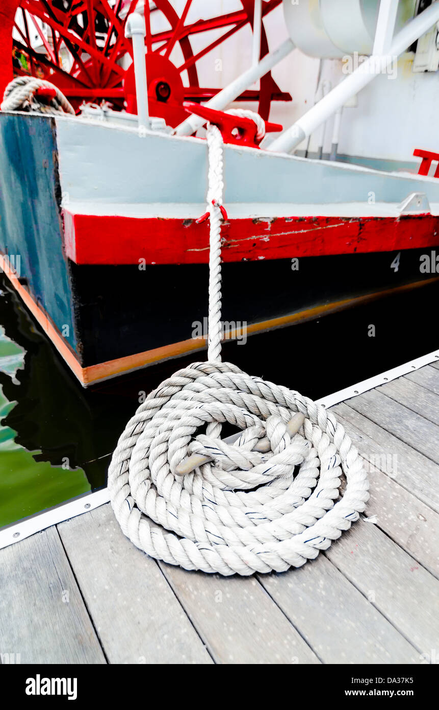 Boat tied to dock hi-res stock photography and images - Alamy