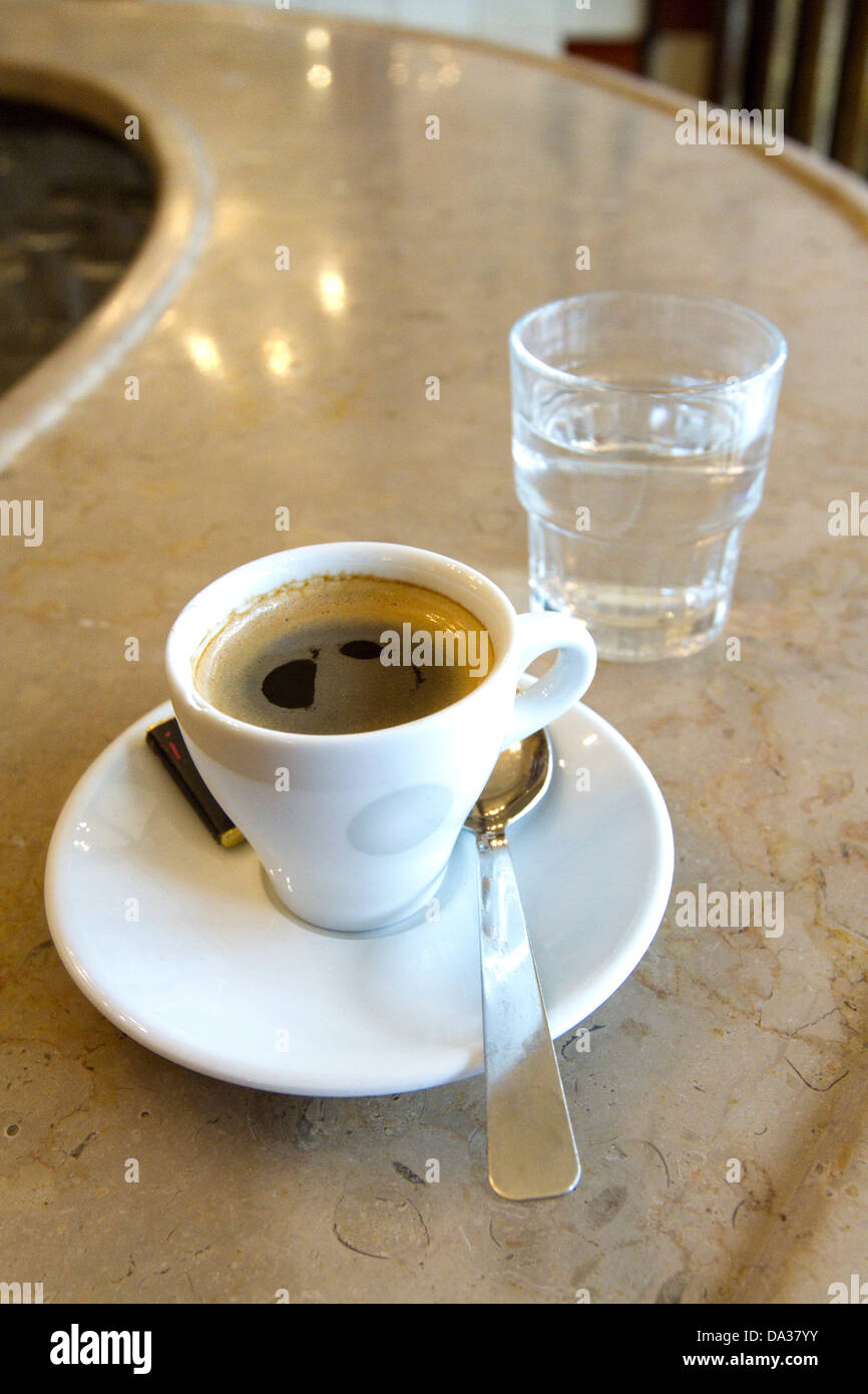 Cafe paris hi-res stock photography and images - Alamy