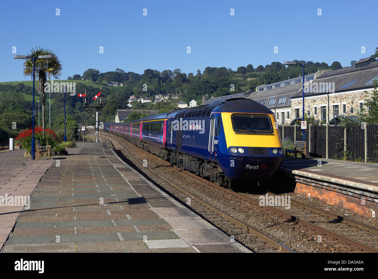 43135 leads a First Great Western HST set through Lostwithiel with 1A78 ...