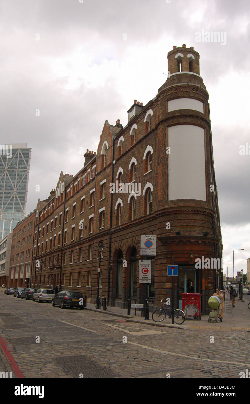 Street corner building in Shoreditch in London, England Stock Photo - Alamy