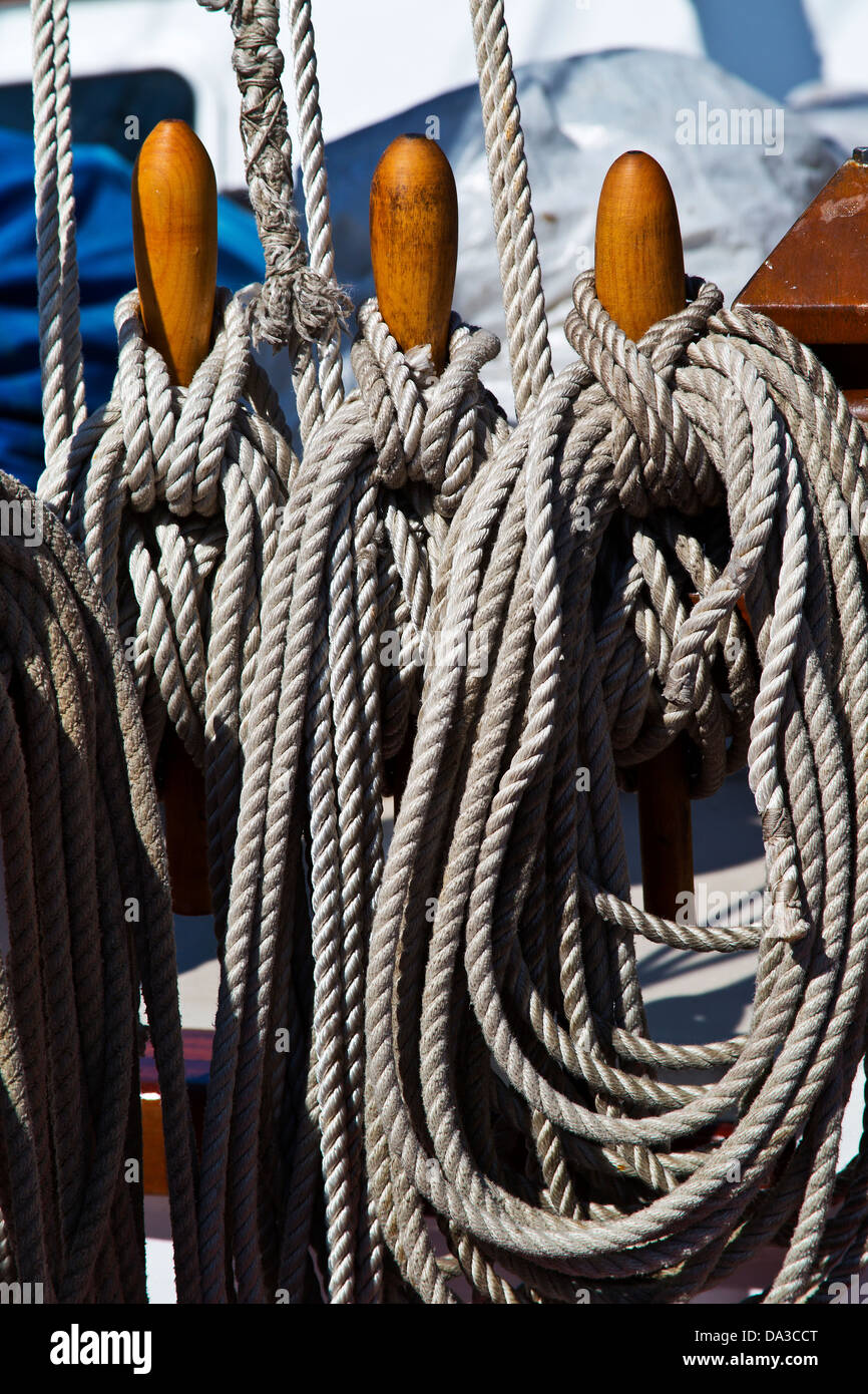 Ropes on sailing ship Stock Photo - Alamy Ropes on sailing ship Stock Photo - Alamy