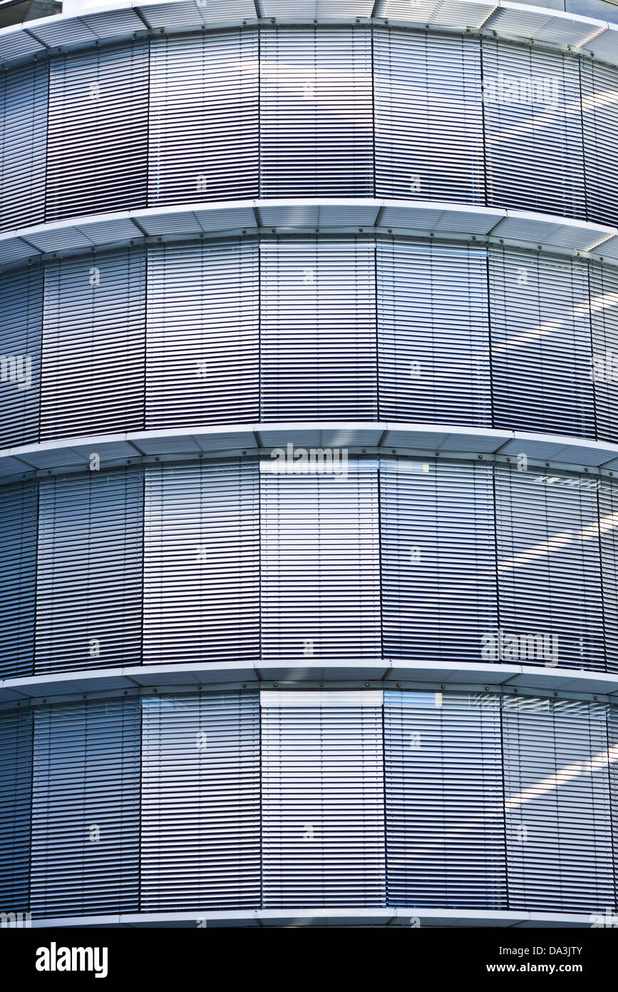 Skyscraper facade hi-res stock photography and images - Alamy