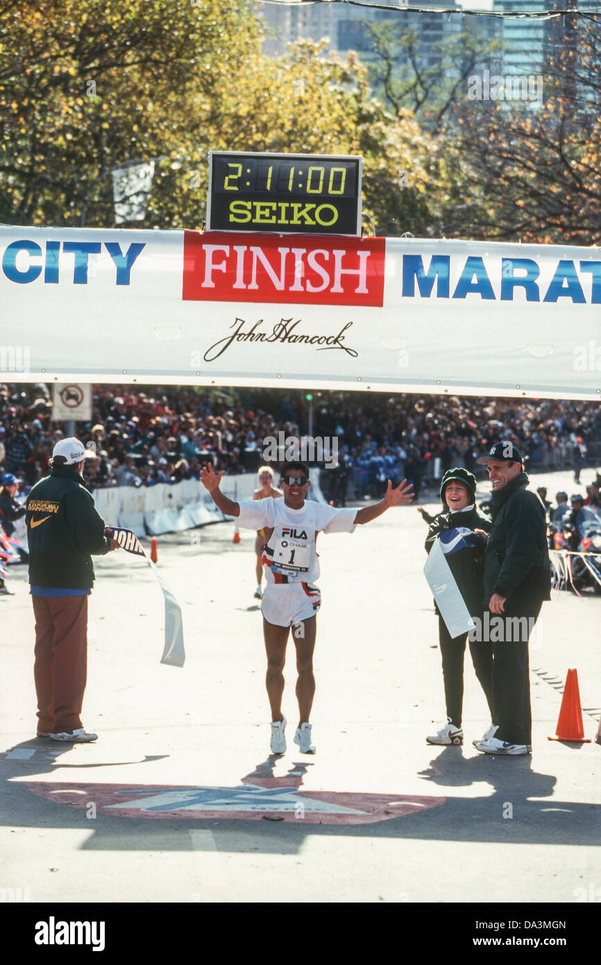 Marathon finish line tape hi-res stock photography and images - Alamy