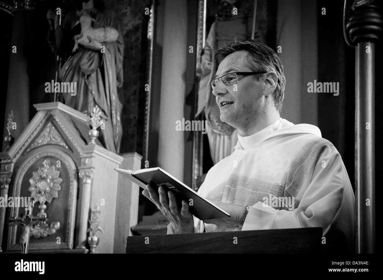 priest during holy mass Stock Photo - Alamy