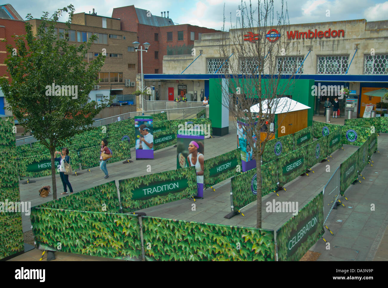 Wimbledon underground station hi-res stock photography and images - Alamy