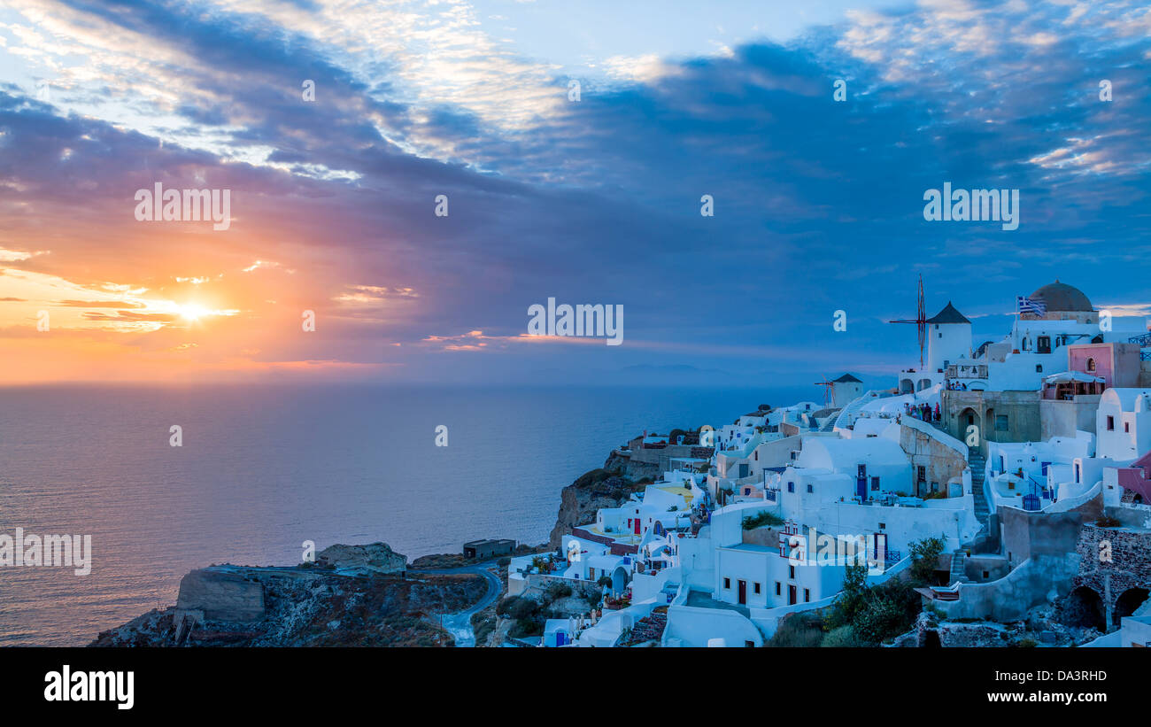 Santorini famous sunset hi-res stock photography and images - Alamy